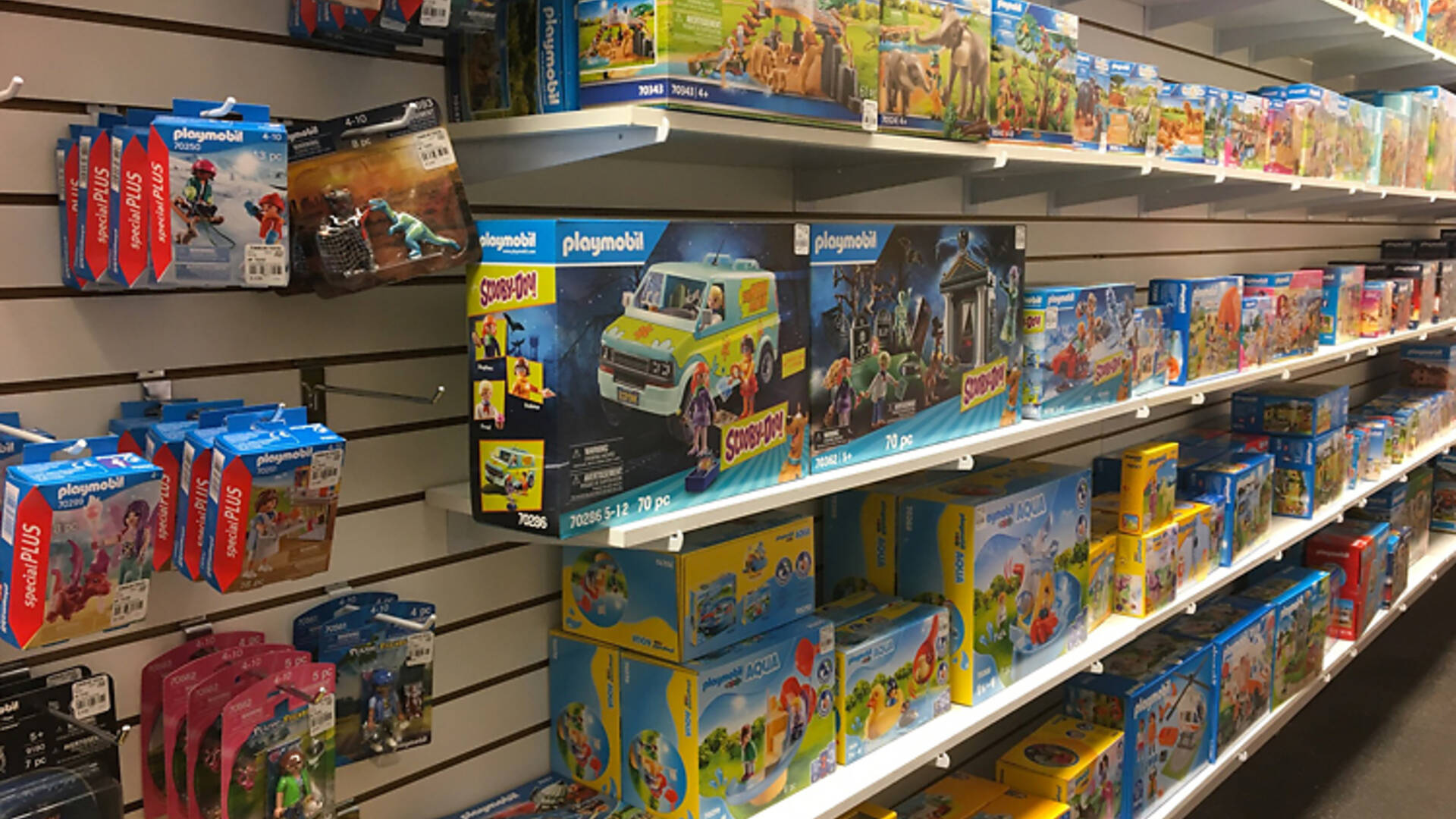 24 Best Toy Stores in the USA for Gifts, Dolls and Play Things