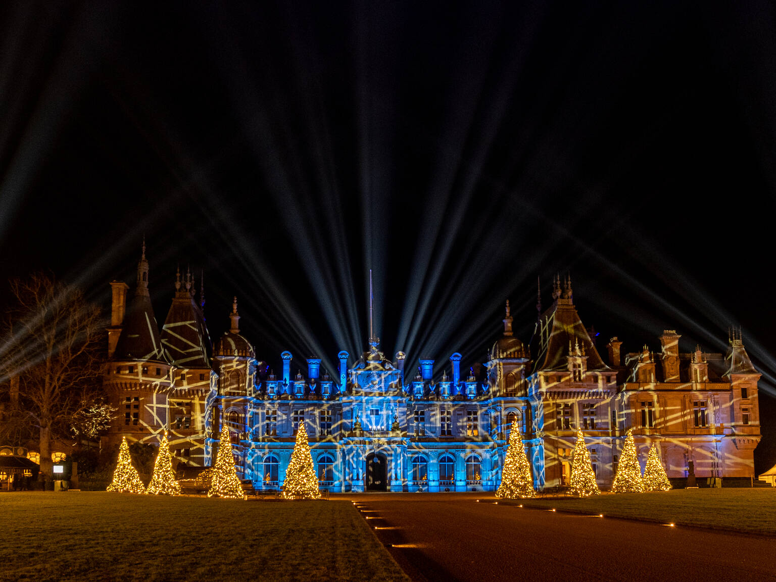 10 of the Most Dazzling Christmas Light Trails in the UK for 2024