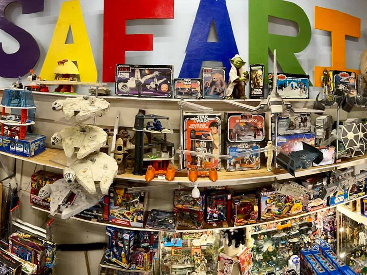 24 Best Toy Stores in the USA for Gifts, Dolls and Play Things