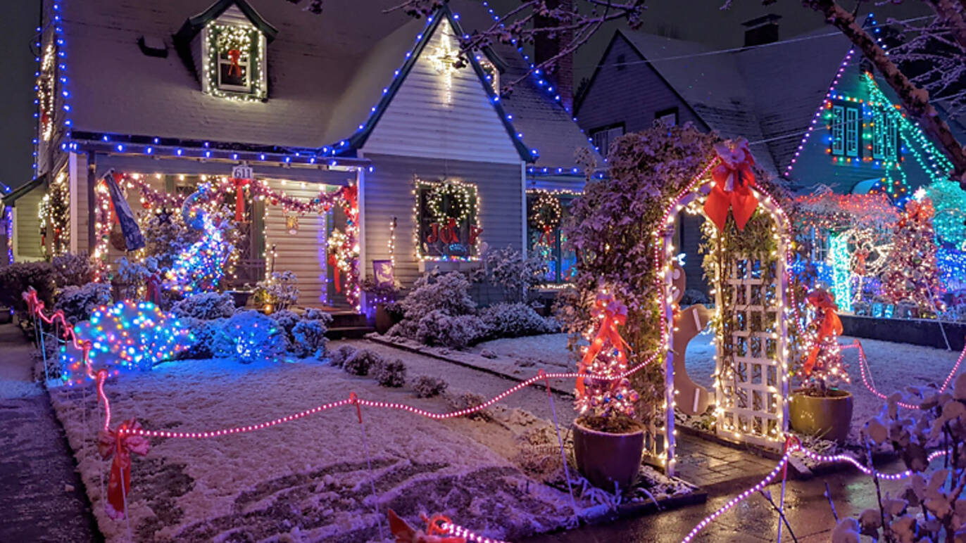 18 Festive Christmas Light Displays in the U.S. for a Magical Holiday