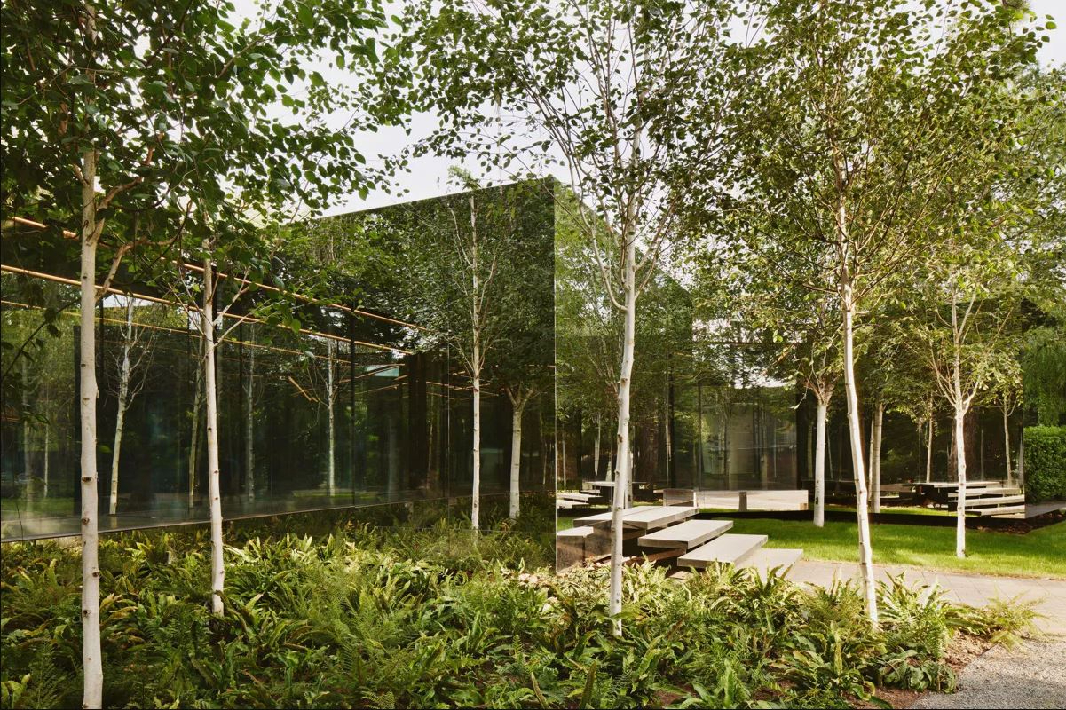 Now on the Market: an ‘Invisible House’ Hidden in the Middle of a ...