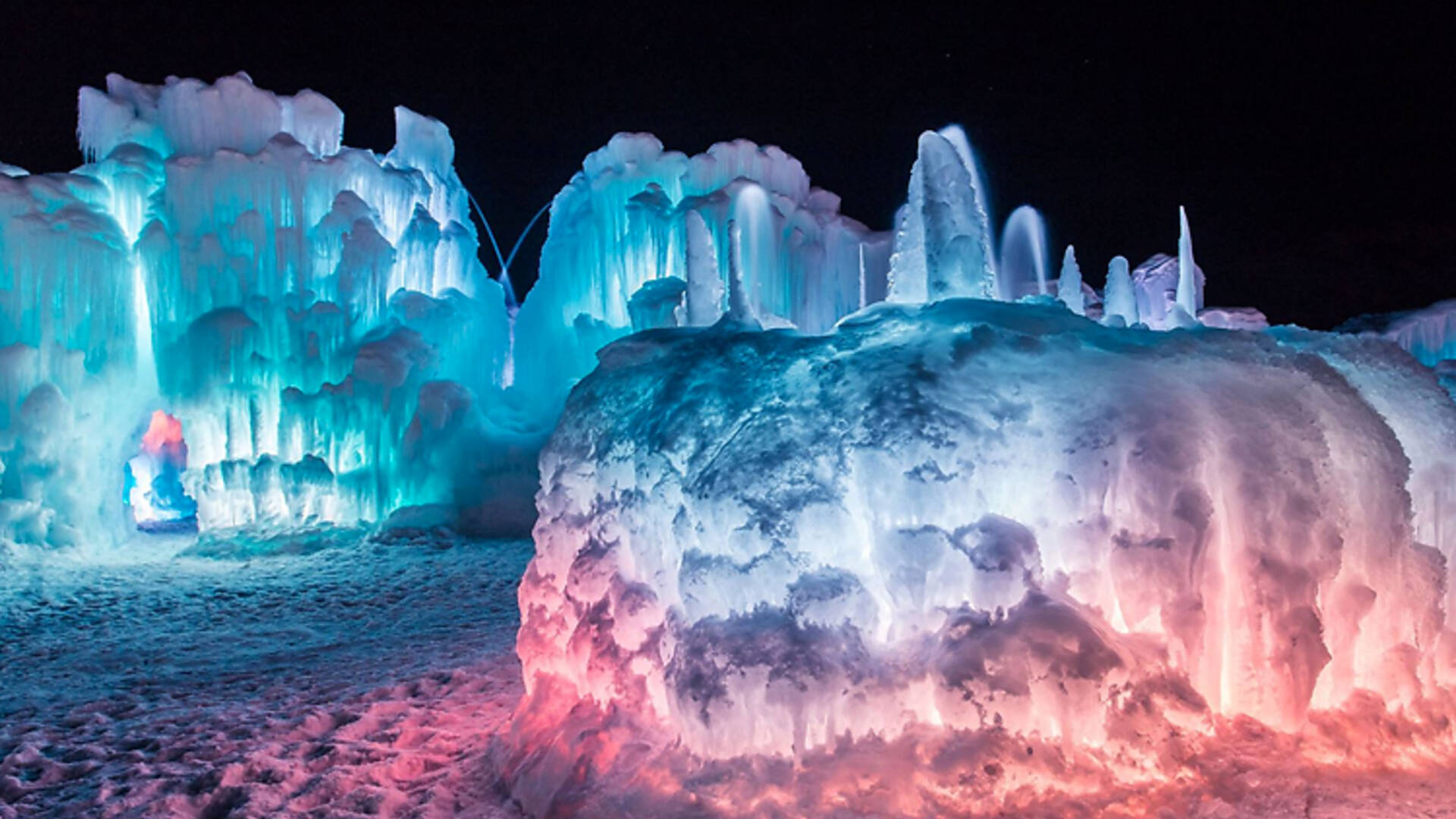 10 Best Winter Festivals in the US to See Ice Sculptures And Snow