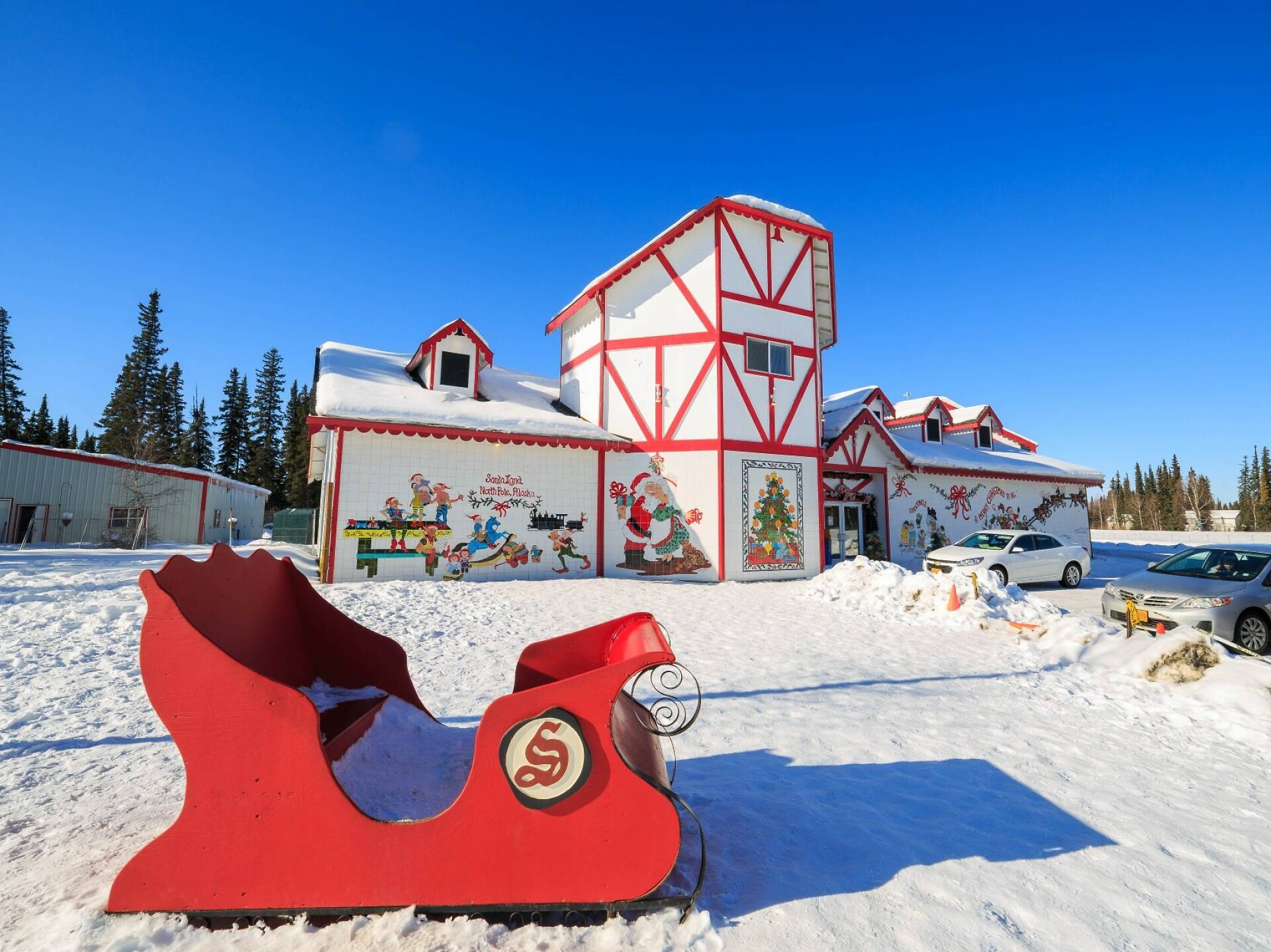 12 Best Christmas Stores in the U.S. For Year-Round Holiday Shopping