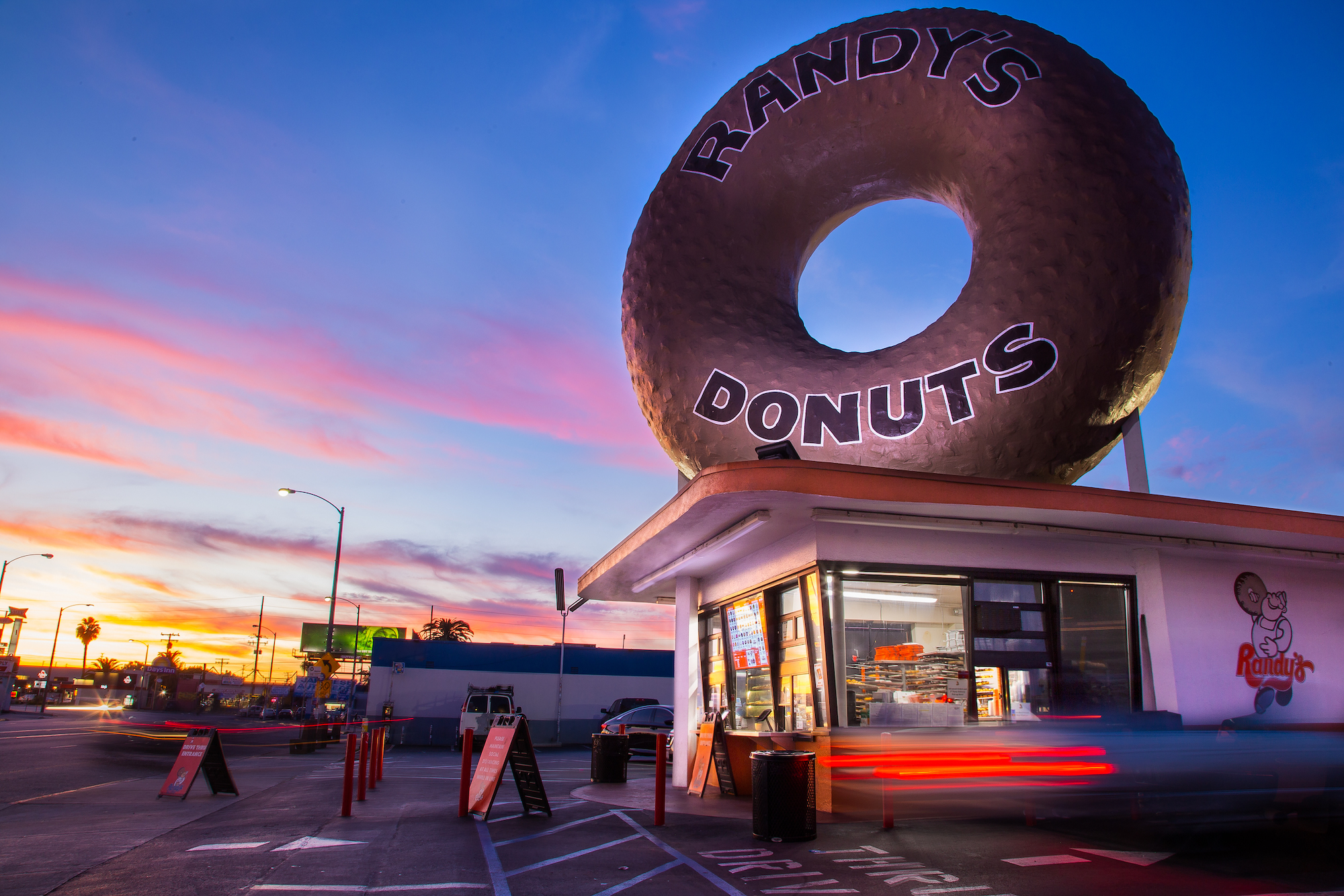 Randy’s Donuts Turns 70 | Things to do in Los Angeles
