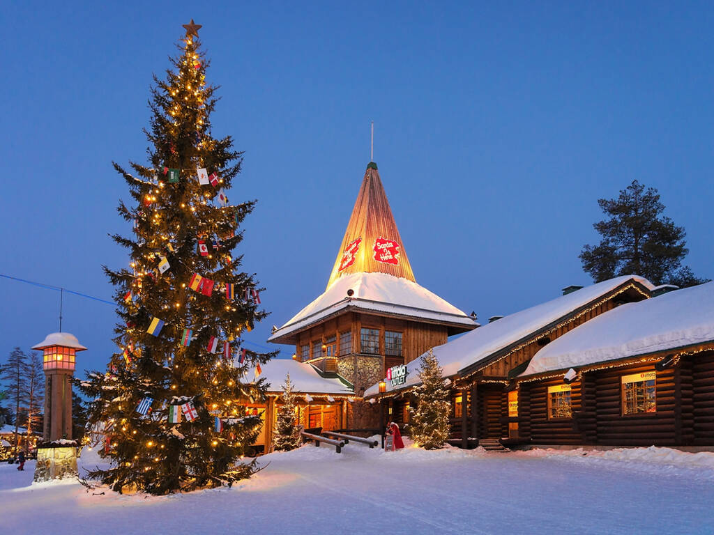 21 Best Places To Go For Christmas Around The World in 2024