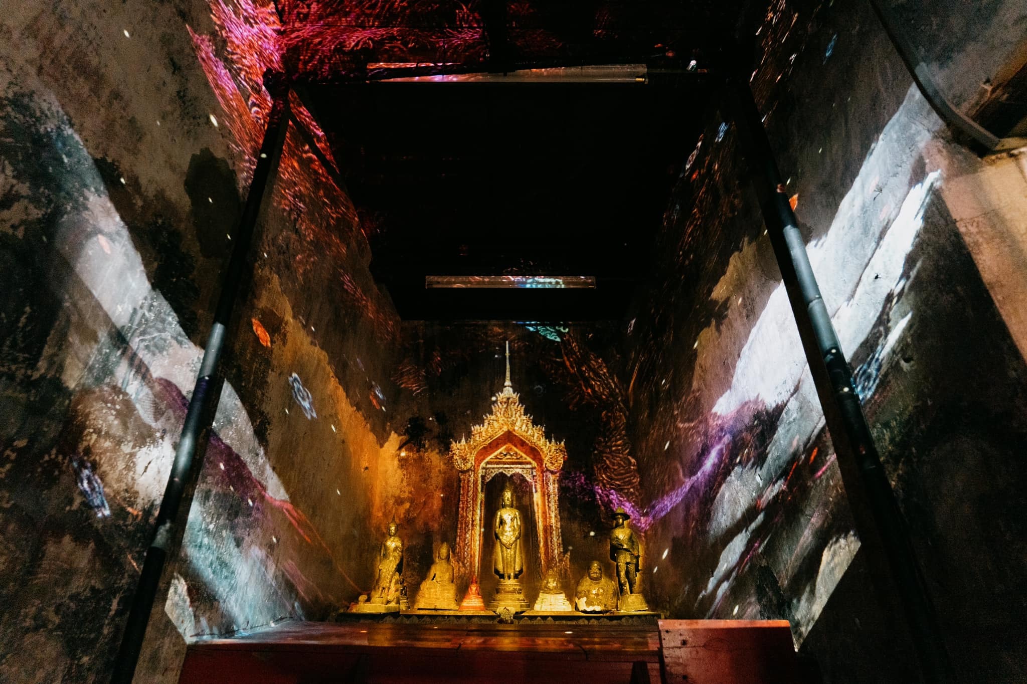 See stunning projection mapping art at 8 ancient temples in Thonburi ...