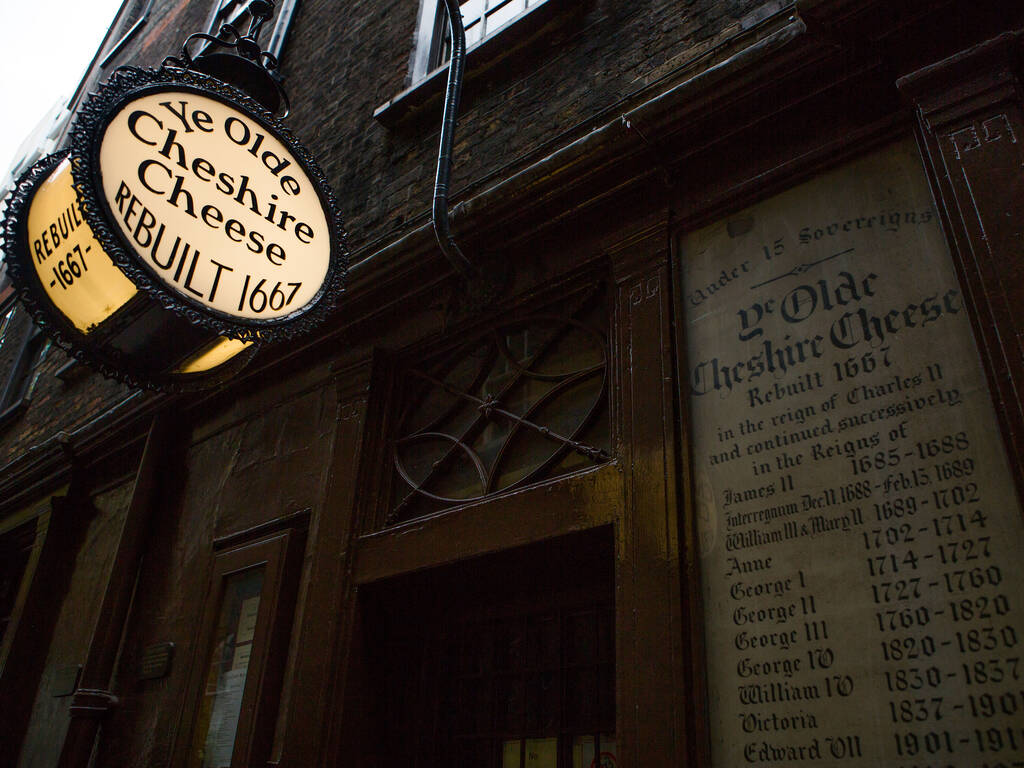 London's Best Historic Pubs | 16 Old Boozers With a Story To Tell