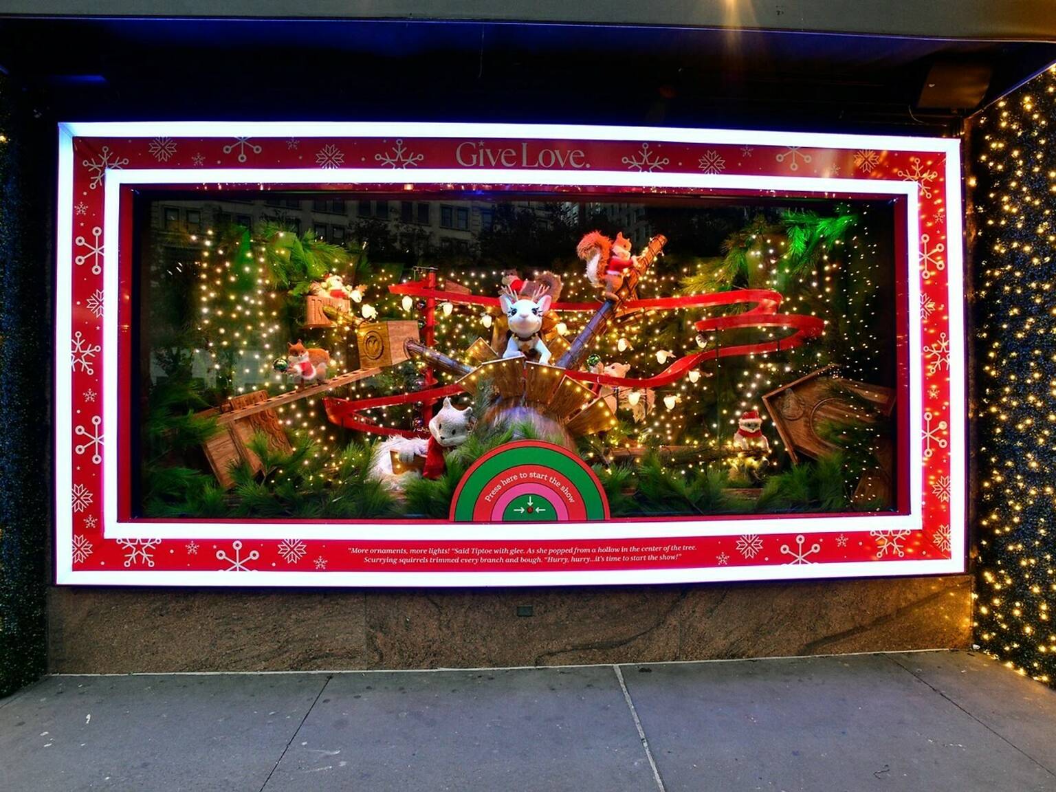 Magical Christmas Window Displays In NYC To See This Holiday