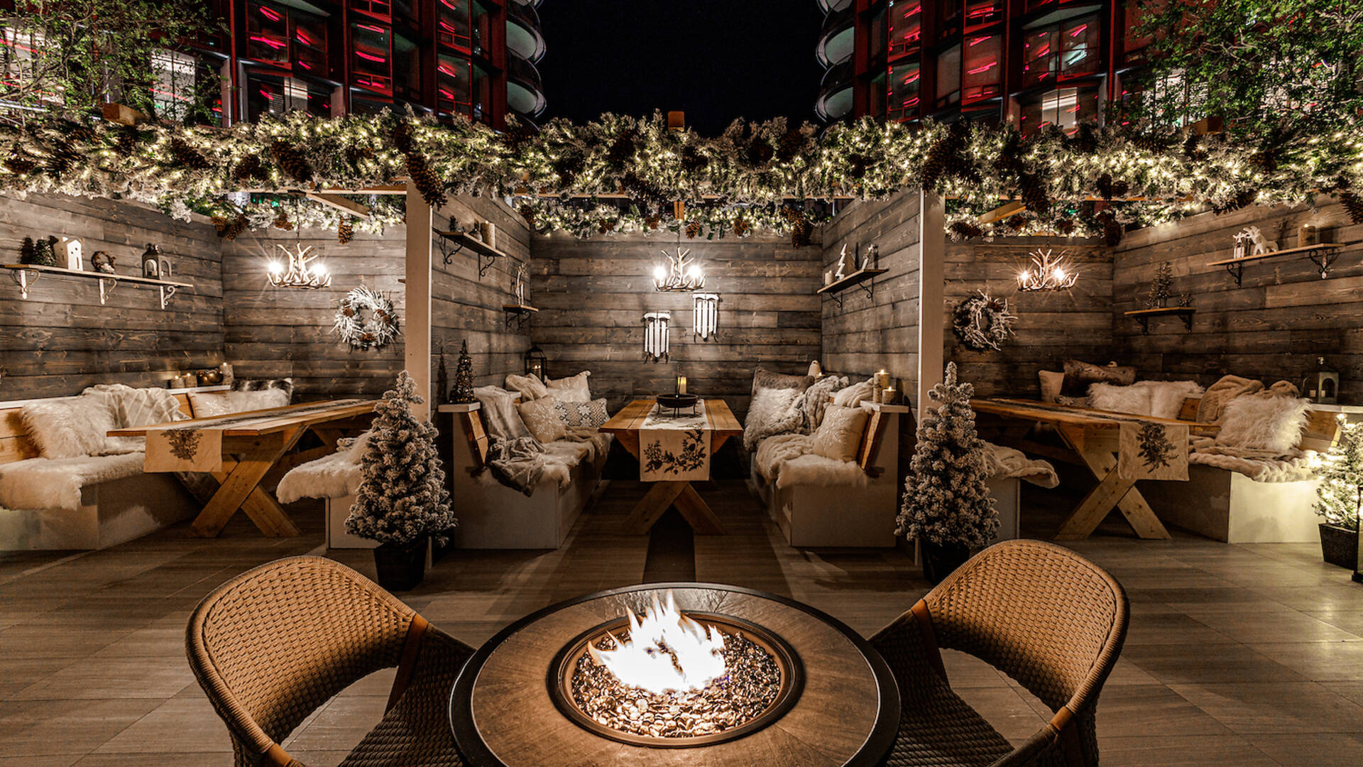 14 Best Holiday Bars in L.A. Celebrating With Cozy Cocktails, Christmas ...