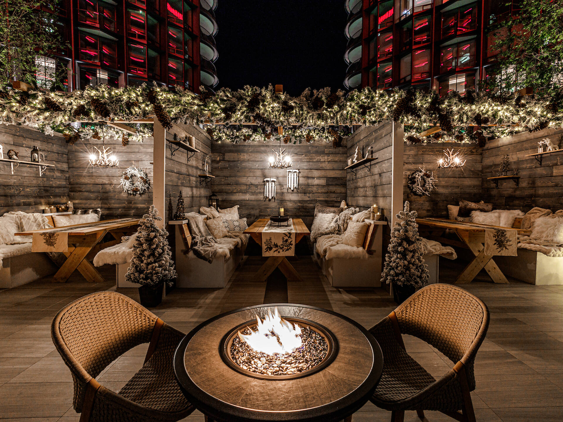 14 Best Holiday Bars in L.A. Celebrating With Cozy Cocktails, Christmas ...