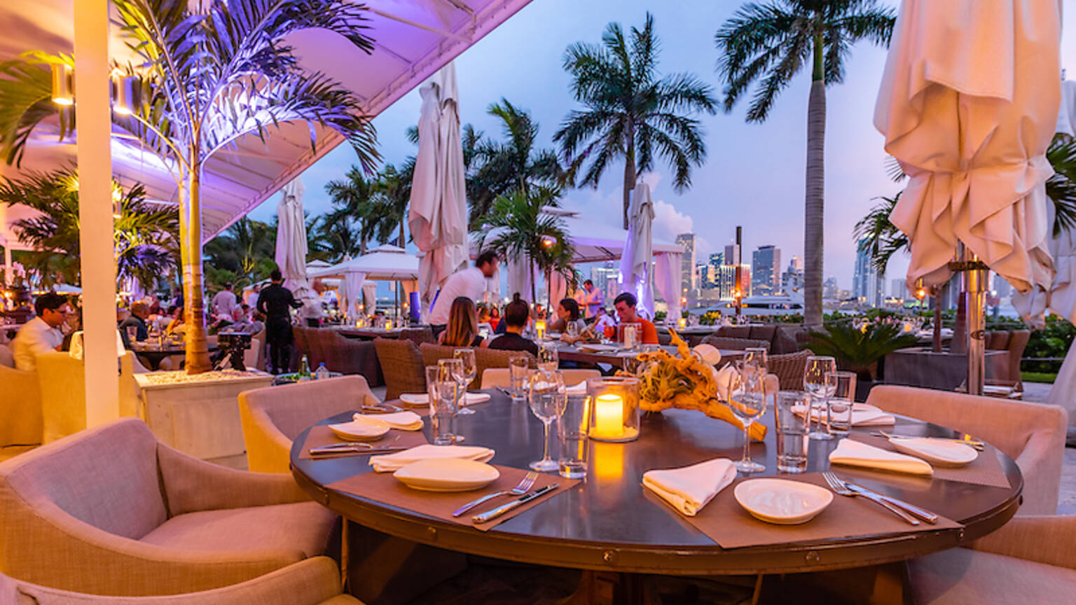 20 Best Miami Beach Bars For Stunning Views of the Water