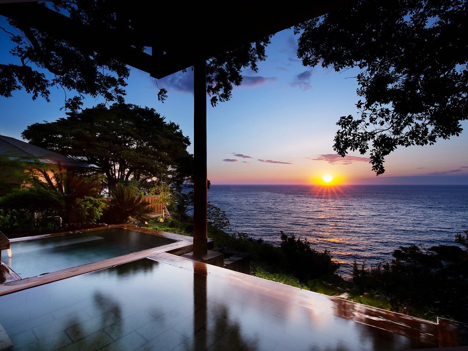 8 best infinity onsen baths in Japan with spectacular views