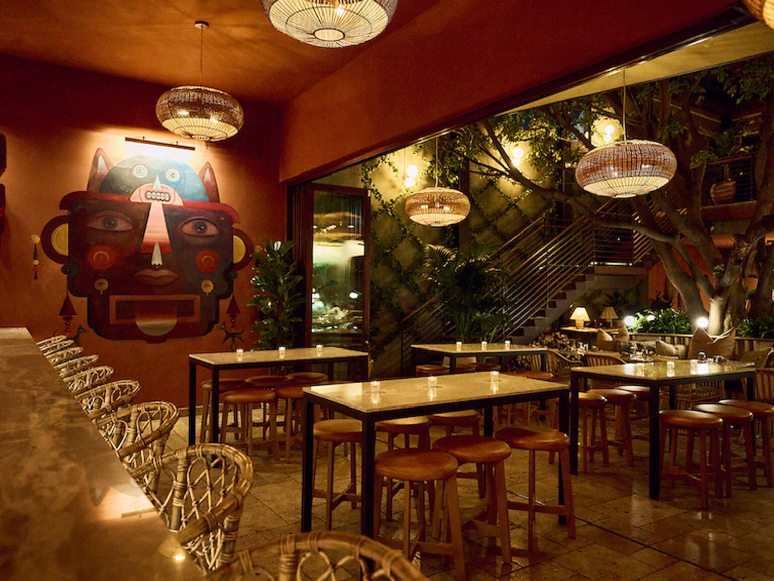 22 Best Cocktail Bars in Los Angeles For Amazing Drinks