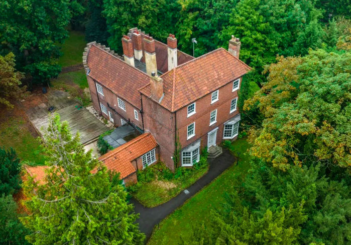 Now for Sale: This Bargain Estate Whose Owner will Become an Actual ...