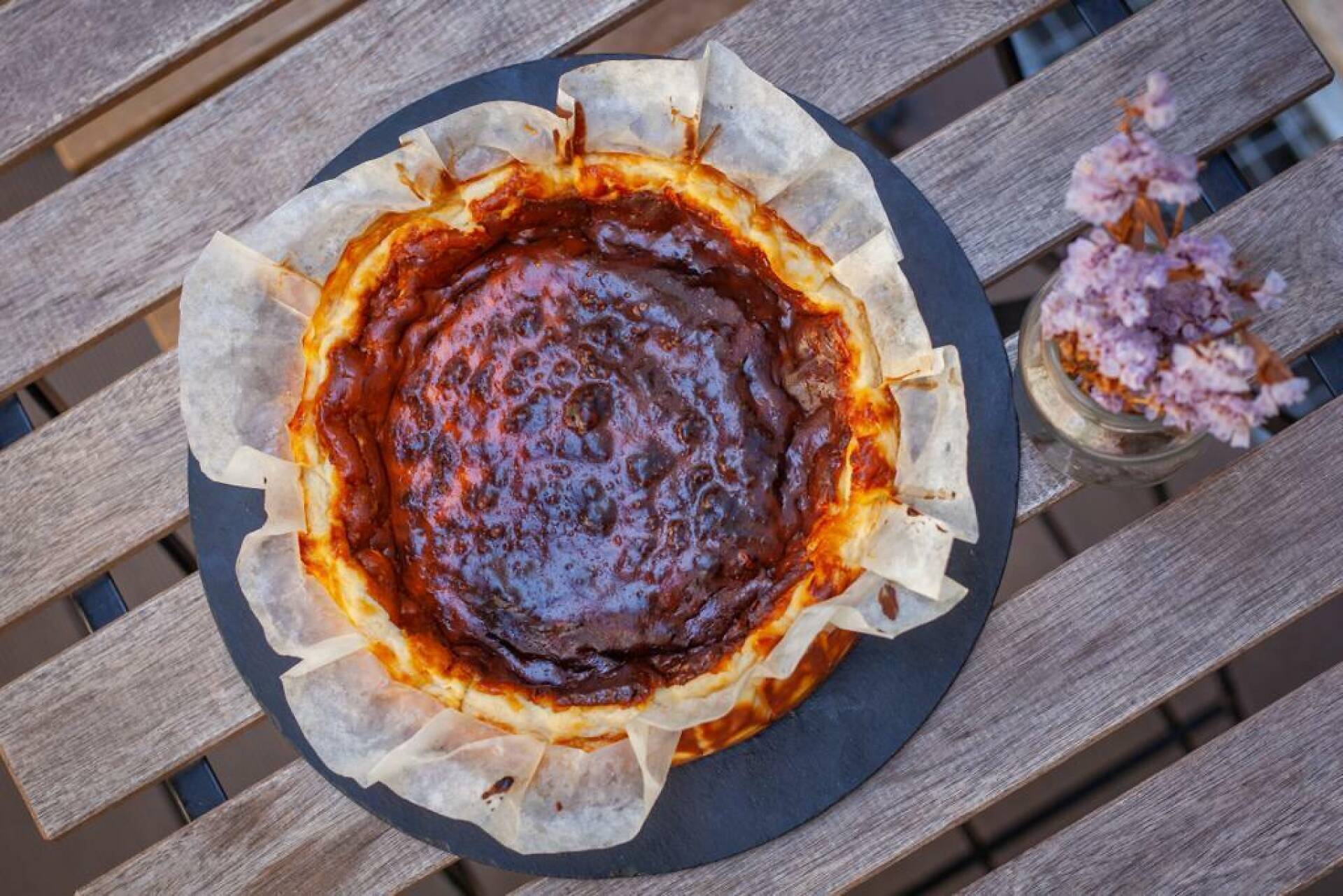 Três sítios para comer cheesecake basco no Porto