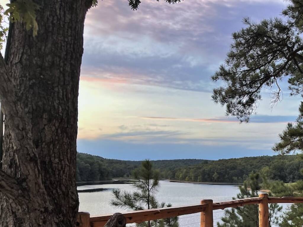 13 Amazing Treehouse Airbnbs near Chicago for 2025