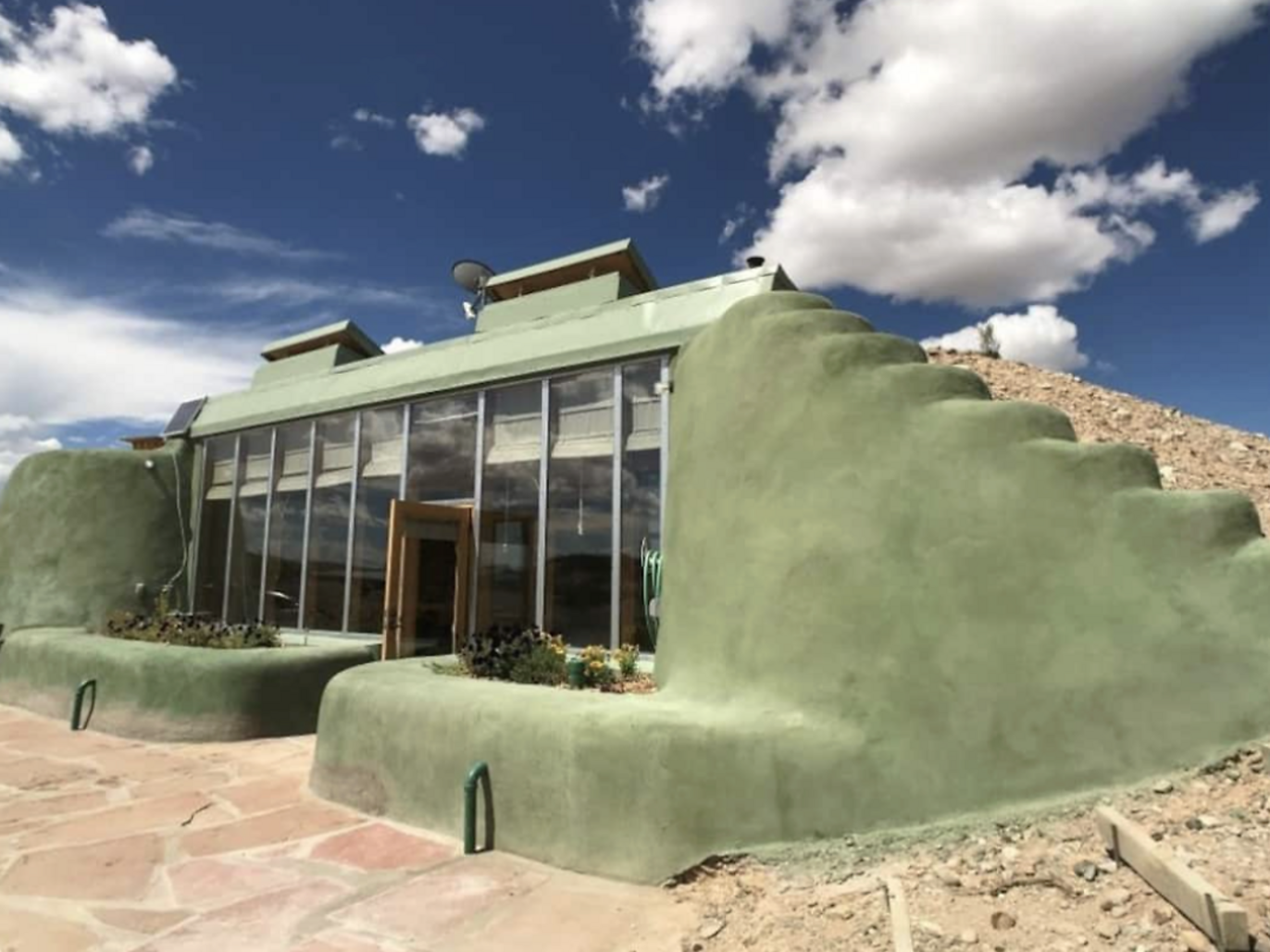 10 Awesome Off-Grid Airbnb Properties Across the U.S. | Places to Stay ...