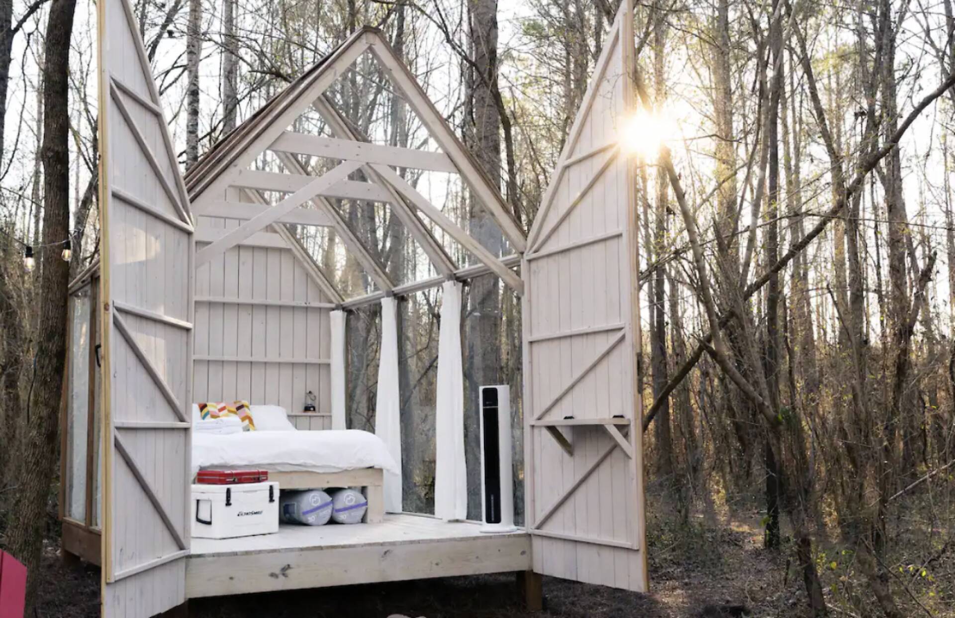 12 Awesome Off-Grid Airbnb Properties Across the U.S.