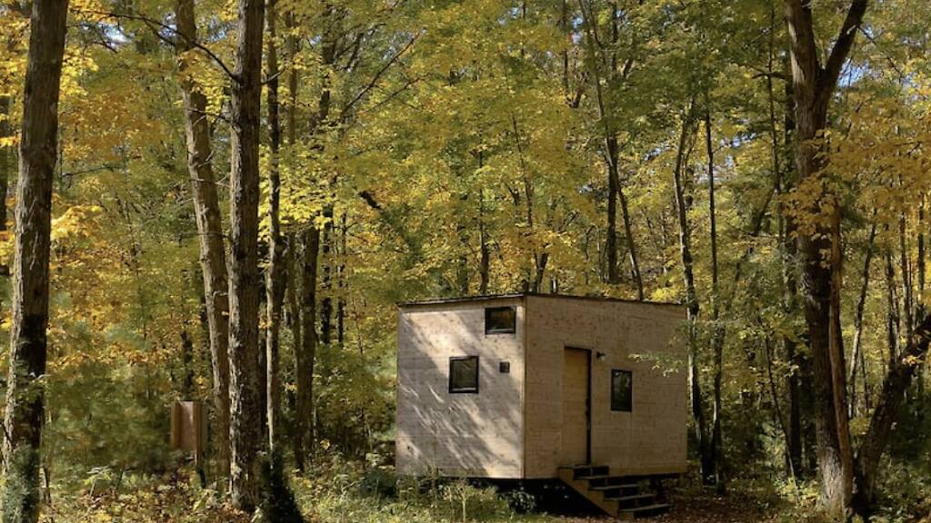 12 Awesome Off-Grid Airbnb Properties Across the U.S.