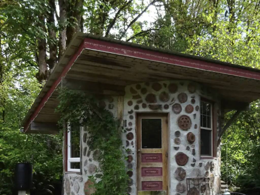 11 Awesome Off-Grid Airbnb Properties Across the U.S. | Places to Stay ...