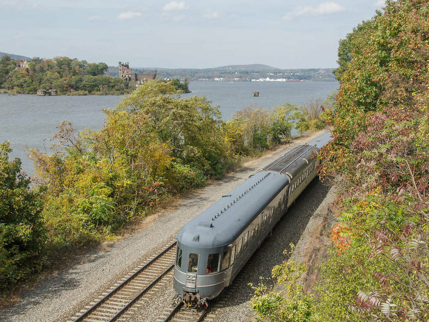 10 Best Luxury Train Rides in the USA For an Extraordinary Experience
