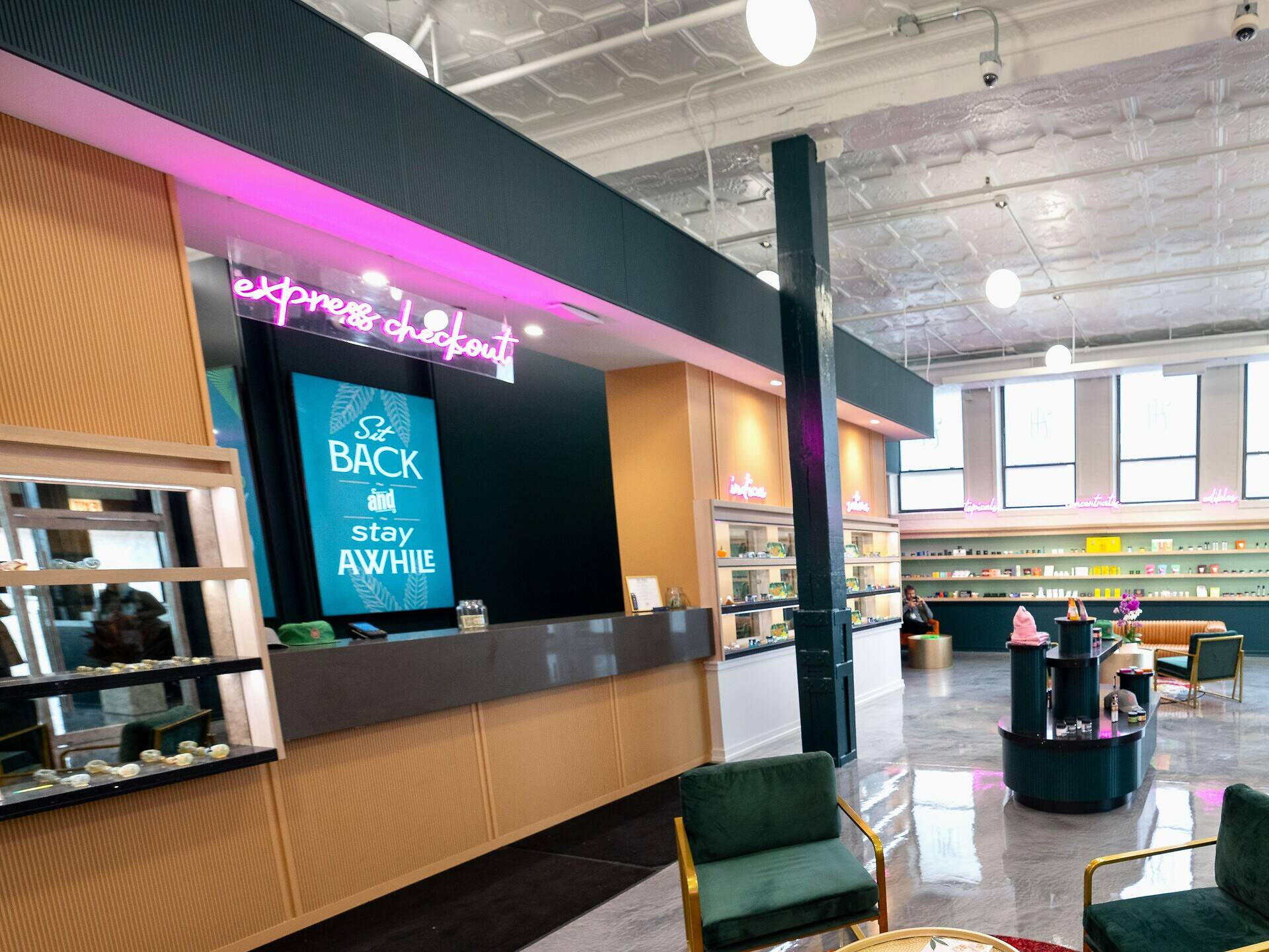 23 Best Dispensaries in Chicago: Where to Buy Legal Weed in Chicago