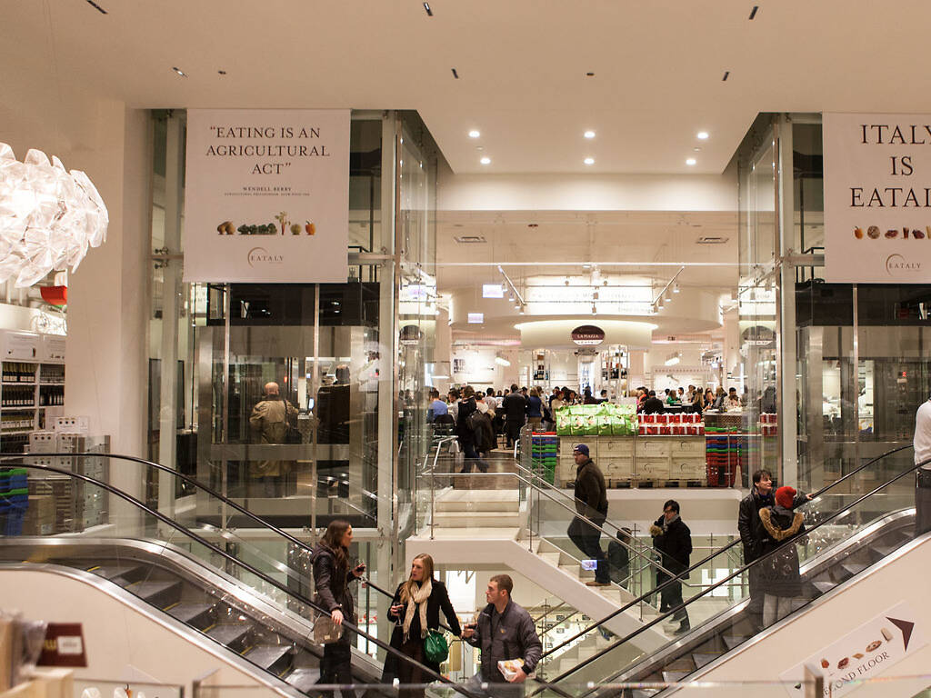10 Best Food Halls in Chicago