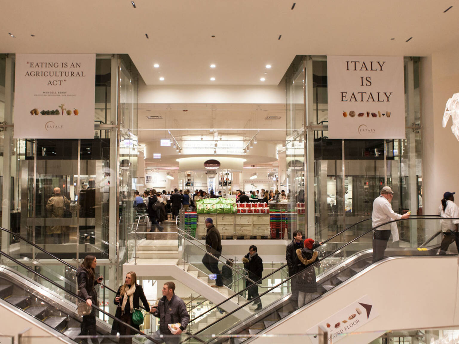 10 Best Food Halls in Chicago
