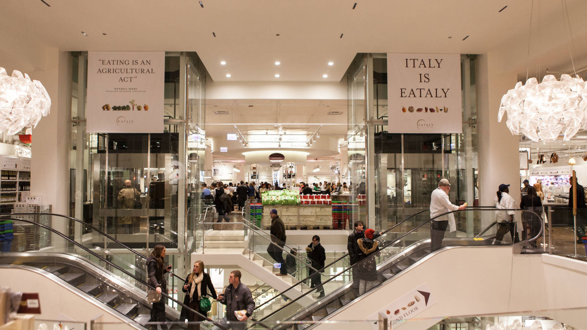 10 Best Food Halls in Chicago