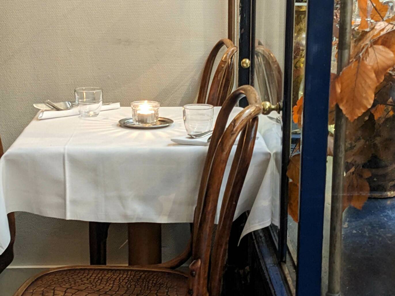 9 Most Romantic Restaurants in Paris, By Local Experts