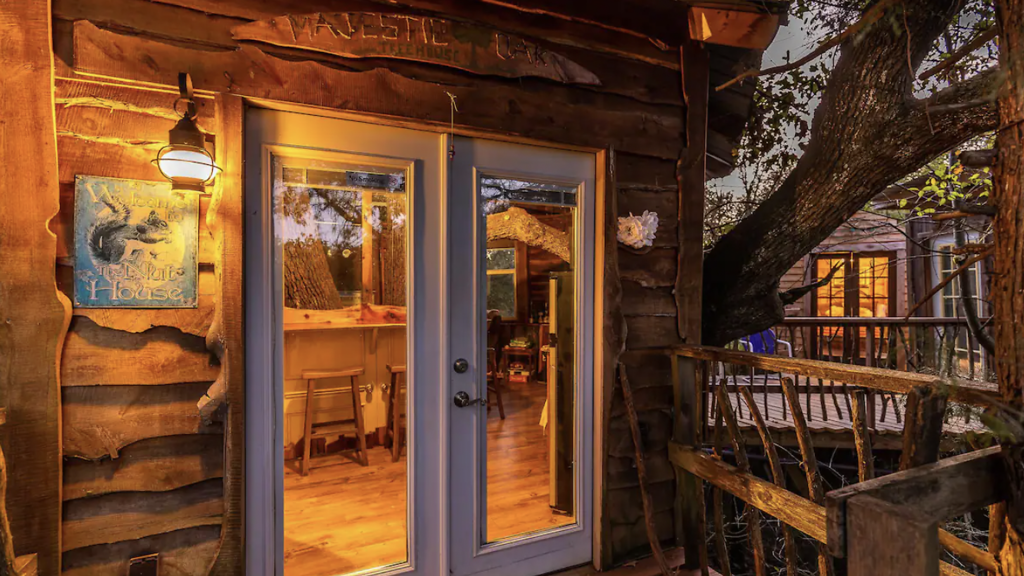 The 14 Best Treehouse Airbnbs in Dallas for 2024