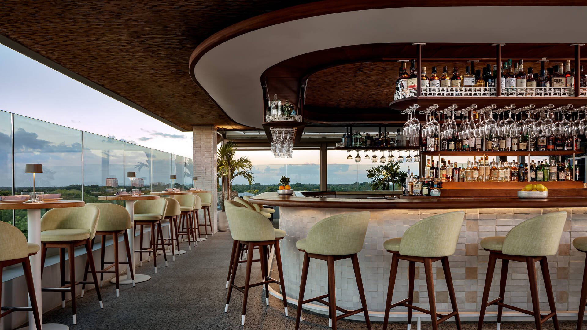 Level 6 Rooftop | Restaurants in West Coconut Grove, Miami