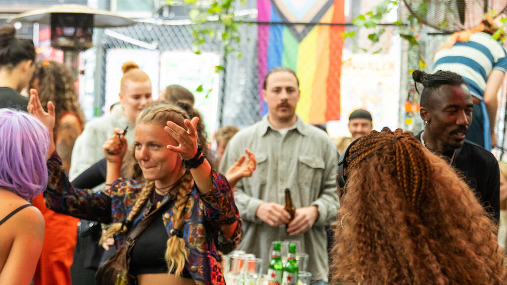 Section 8 bar in Melbourne | Shipping container laneway bar