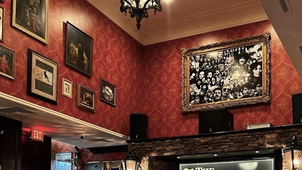 12 Best Irish Pubs in Boston For a Pint and Live Music