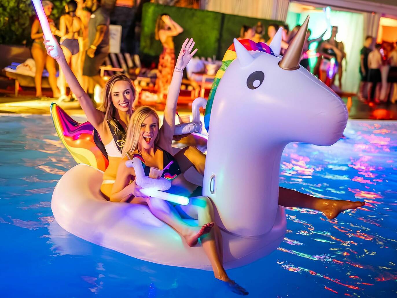 11 Best South Beach Clubs To Party All Night Long In Miami