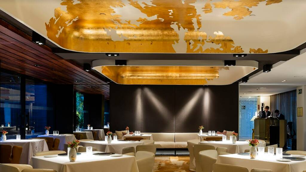 Moments | Restaurants in Dreta de l'Eixample, Barcelona