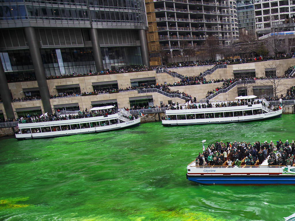 Chicago River Dyeing 2025: Date, Time & Where to Watch the Water Turn ...