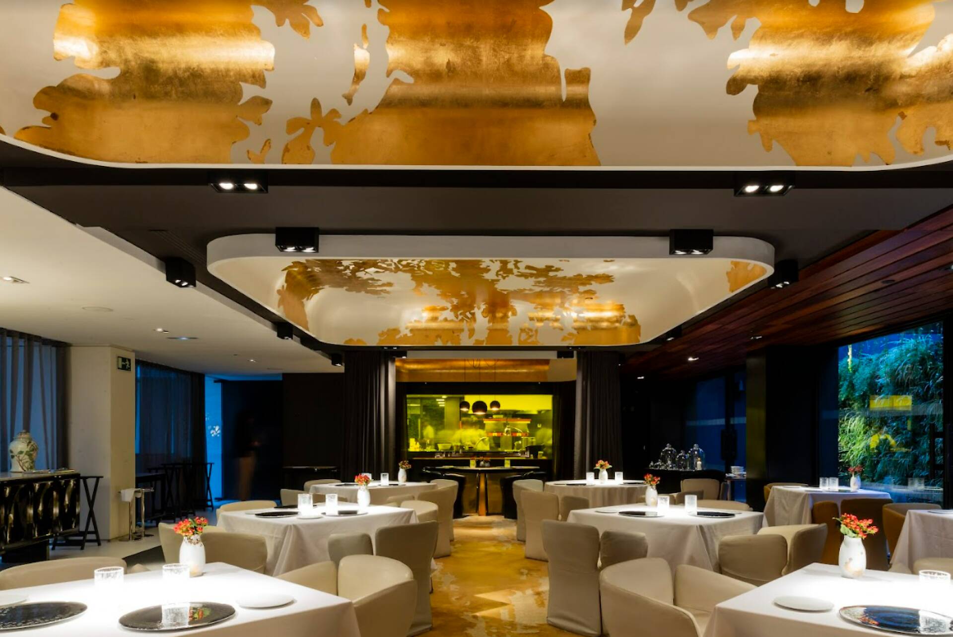 Moments | Restaurants in Dreta de l'Eixample, Barcelona