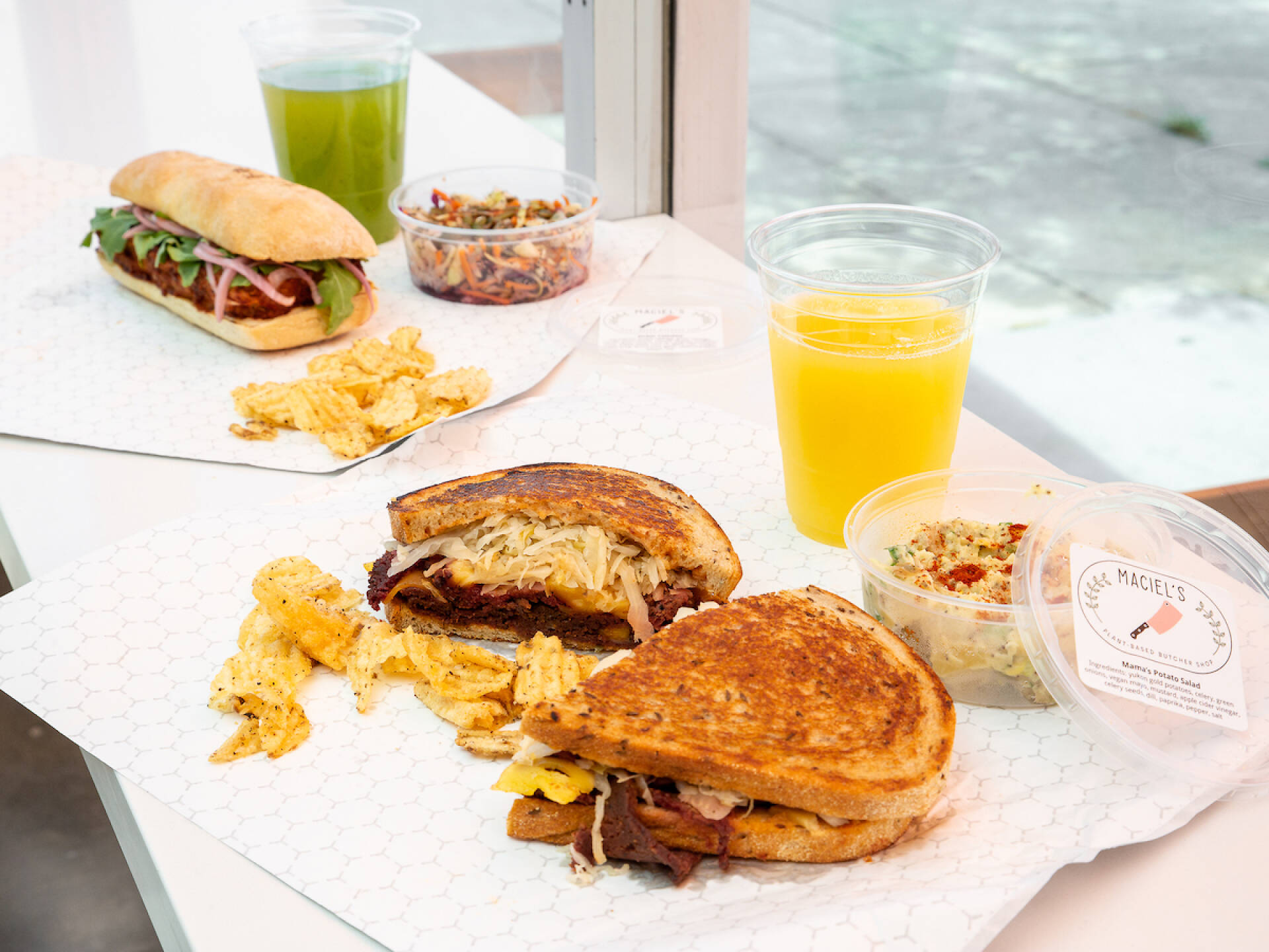 27 Best Vegetarian Restaurants in Los Angeles For Mostly Plant-Based Eats