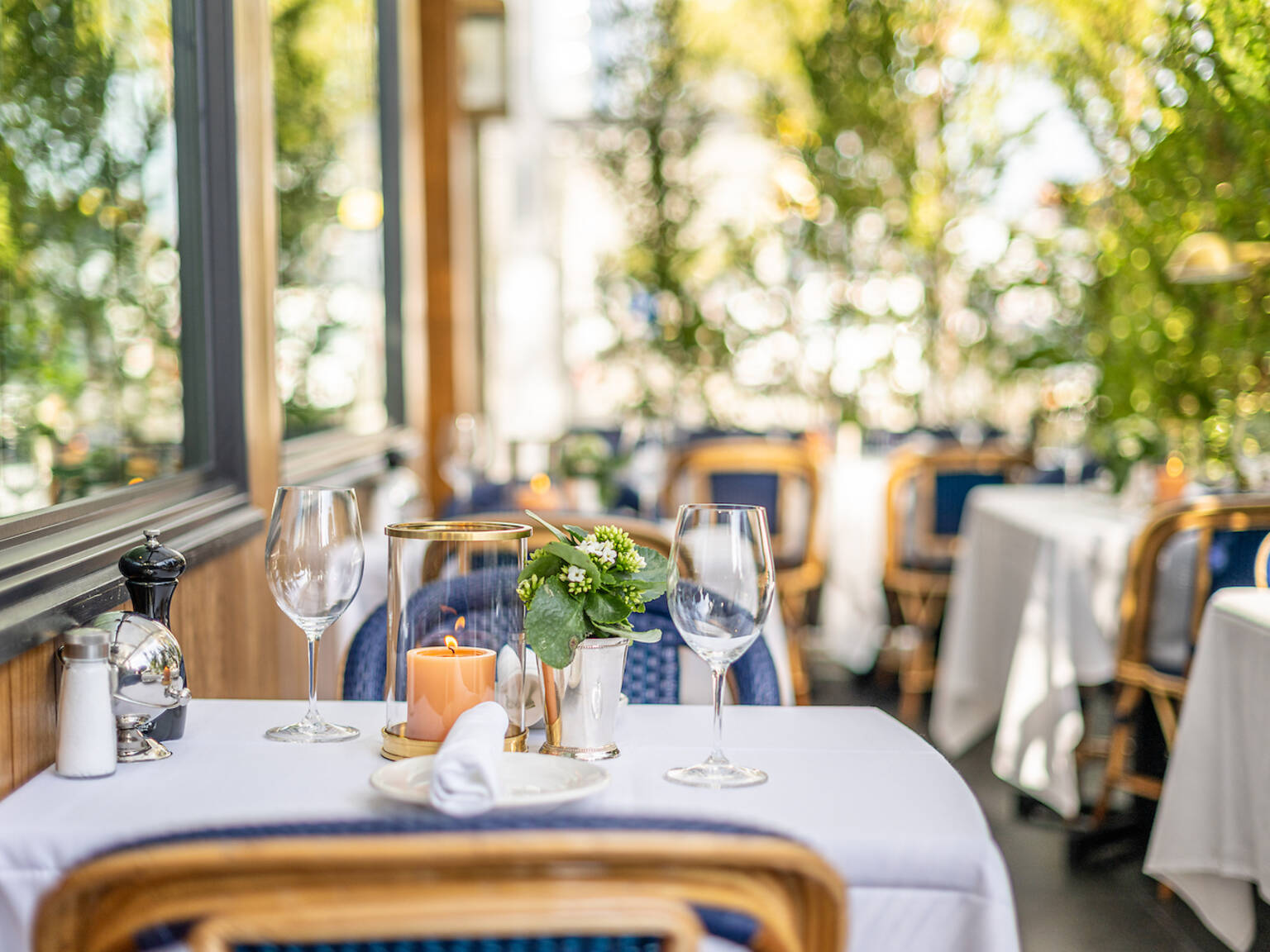 30 Best Happy Hours Los Angeles Has for Beer, Wine and Cocktails