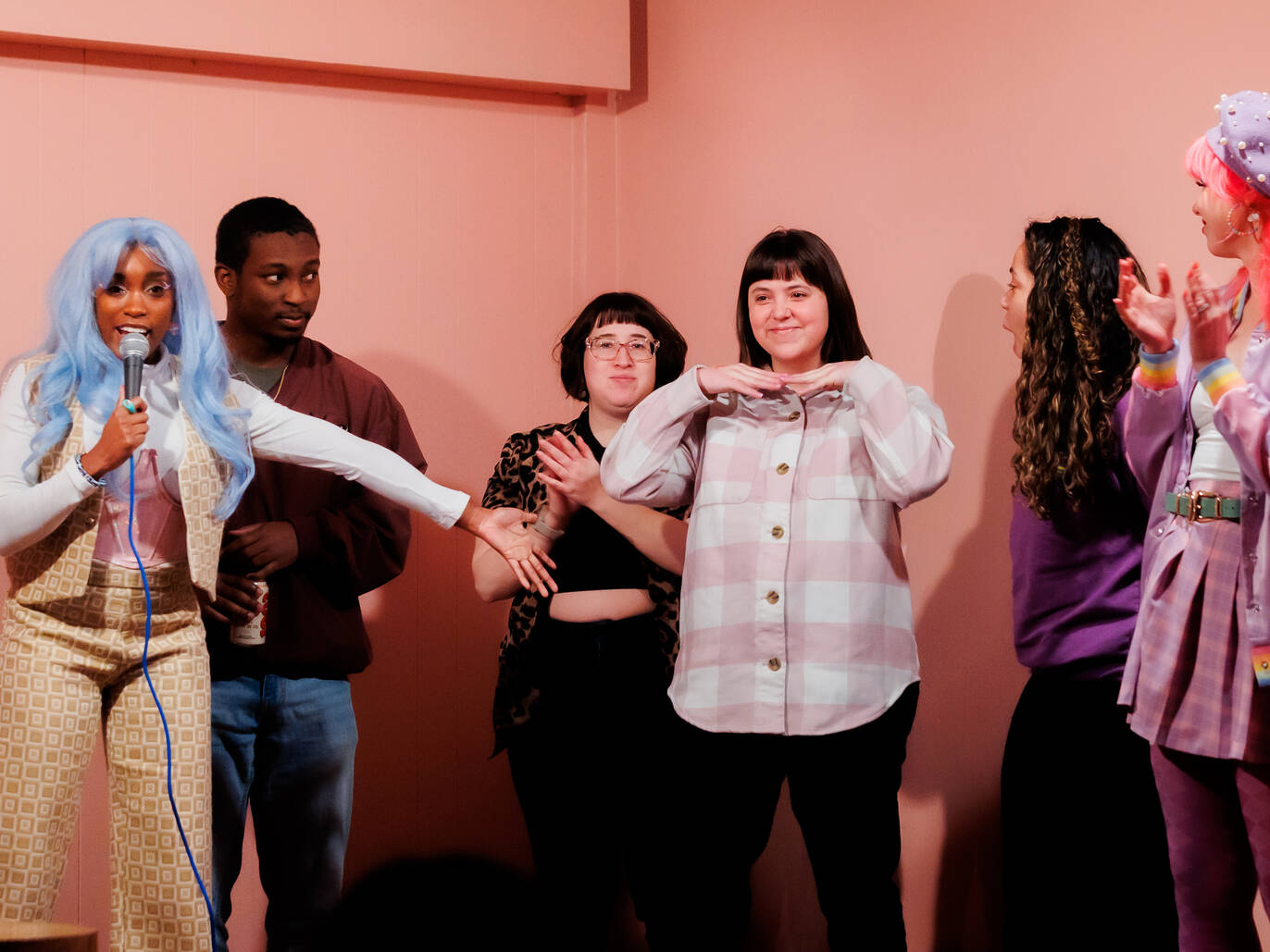 16 Best Comedy Clubs in Chicago For a Good Laugh