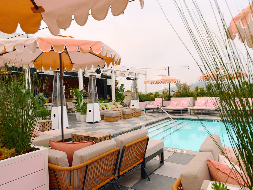 17 Best Rooftop Bars in L.A. for Sweeping Views and Tasty Cocktails