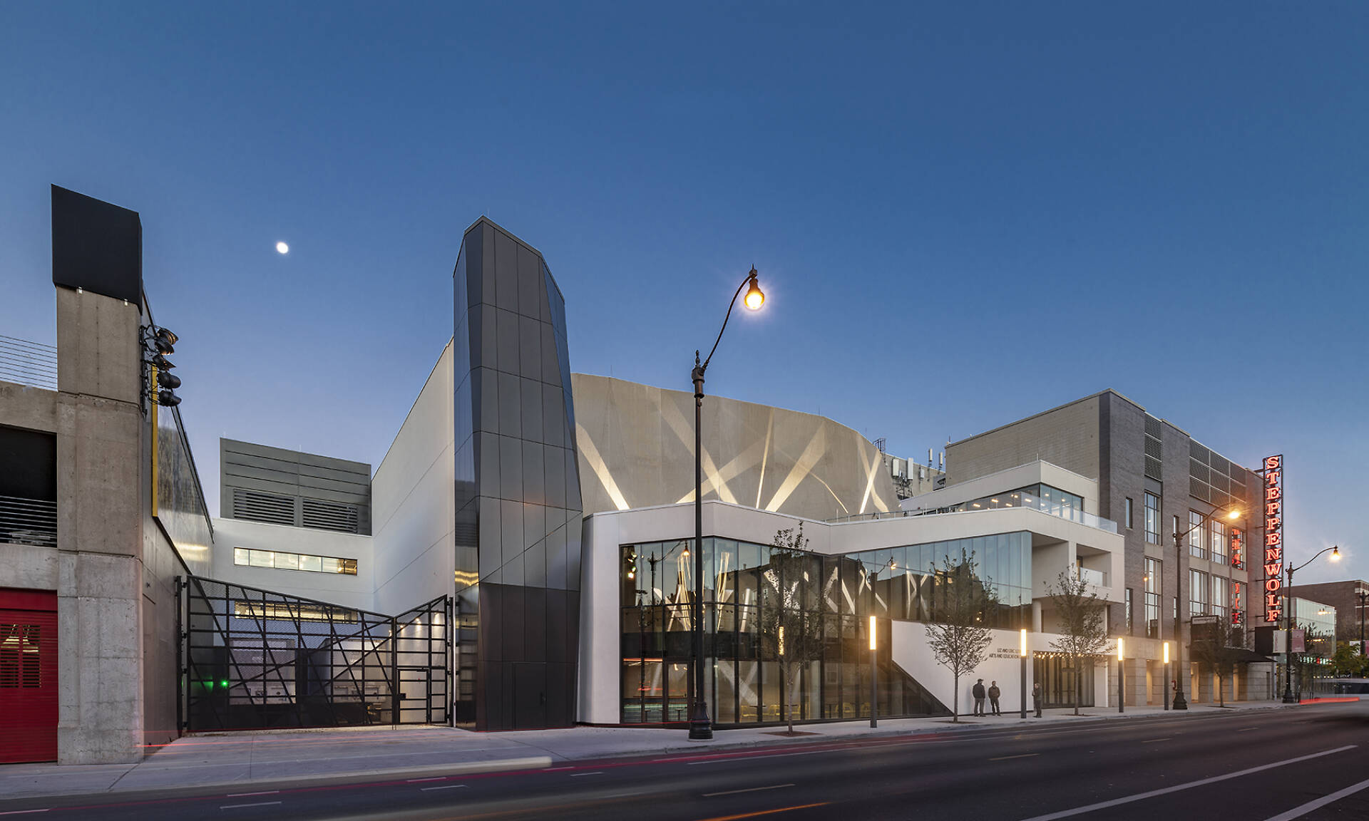 24 Best Chicago Theaters in the Loop and Beyond