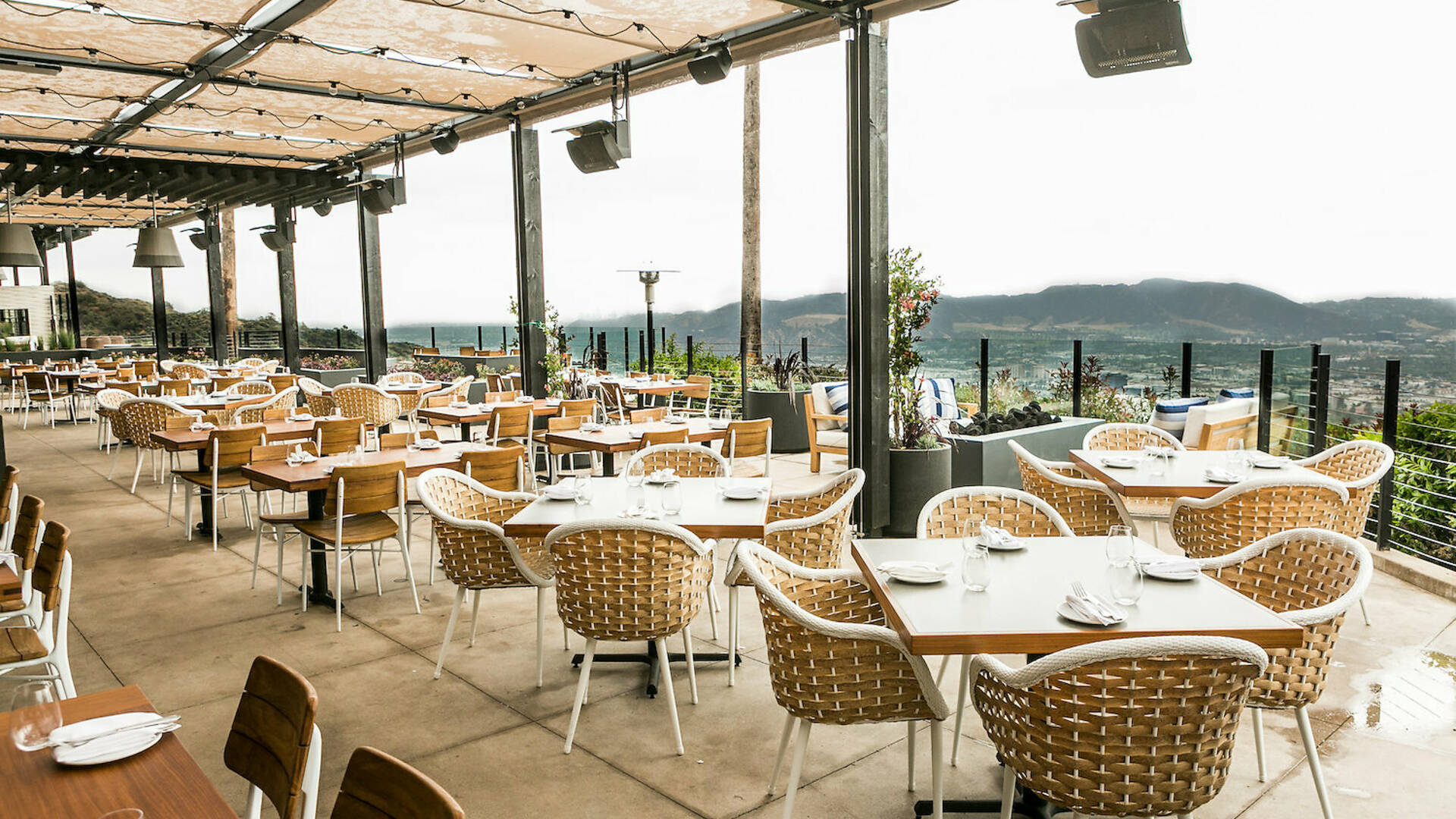 Castaway - Burbank | Restaurants in Burbank, Los Angeles