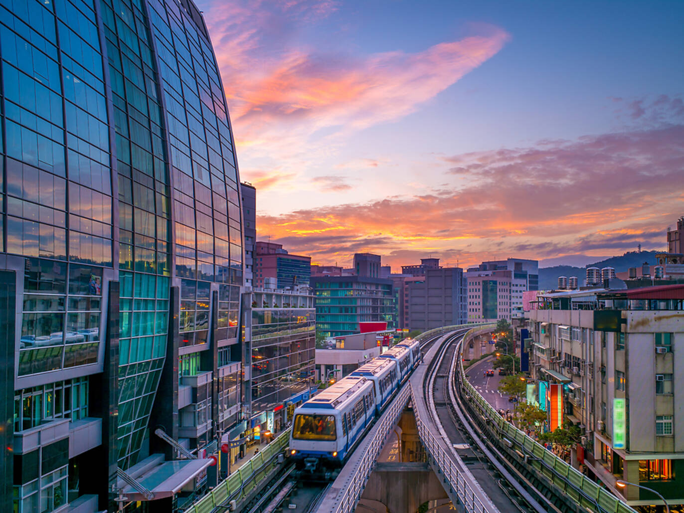 19 Cities With the World’s Best Public Transport, According to Locals