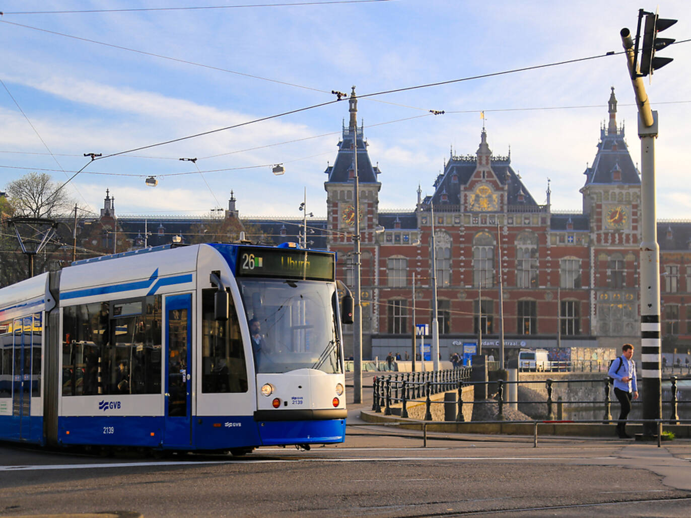 19 Cities With the World’s Best Public Transport, According to Locals