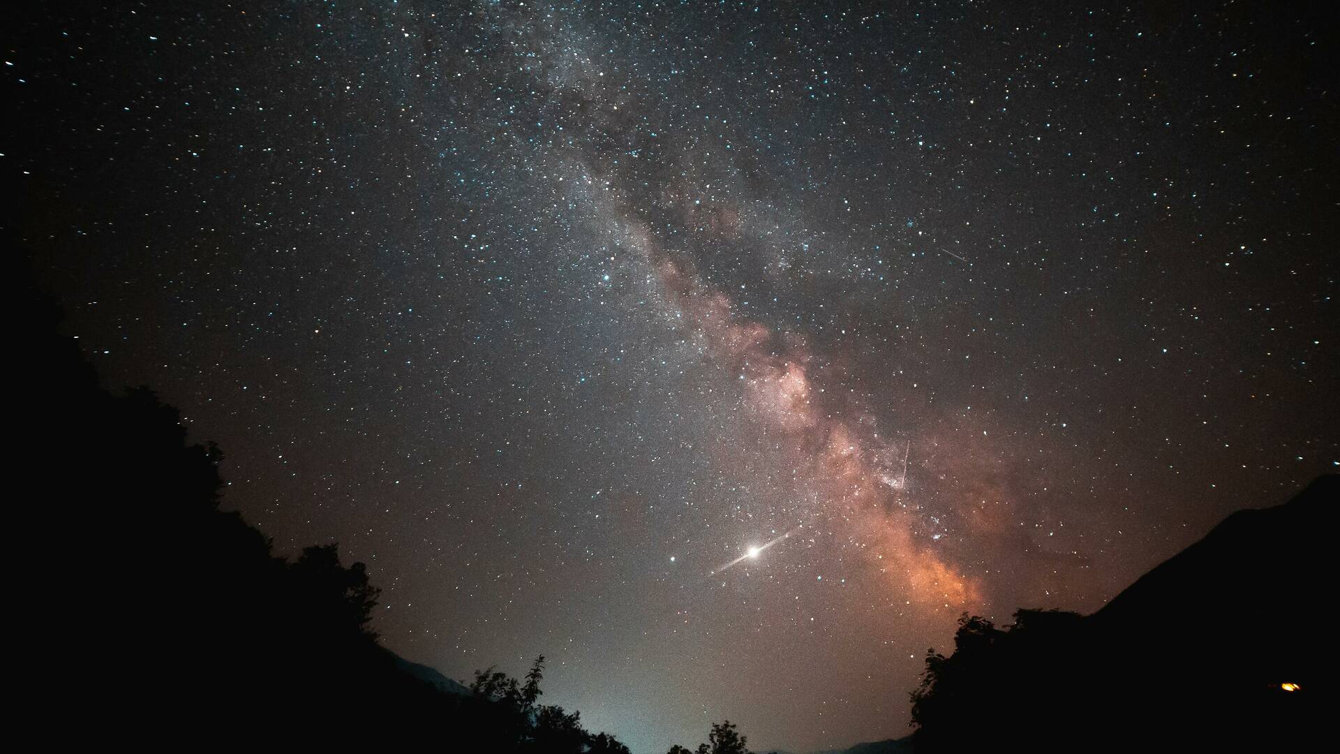 A five-planet alignment is taking place above Australia right now