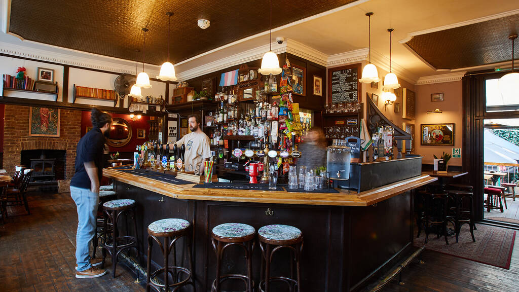 13 Best Pubs in Hackney For East London Boozing