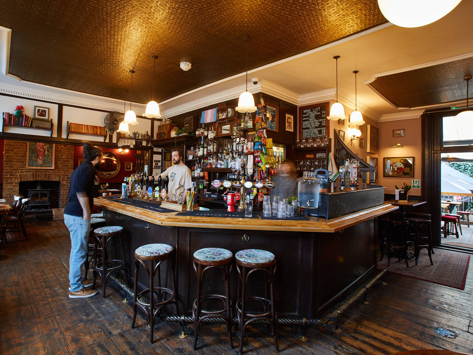 13 Best Pubs in Hackney For East London Boozing