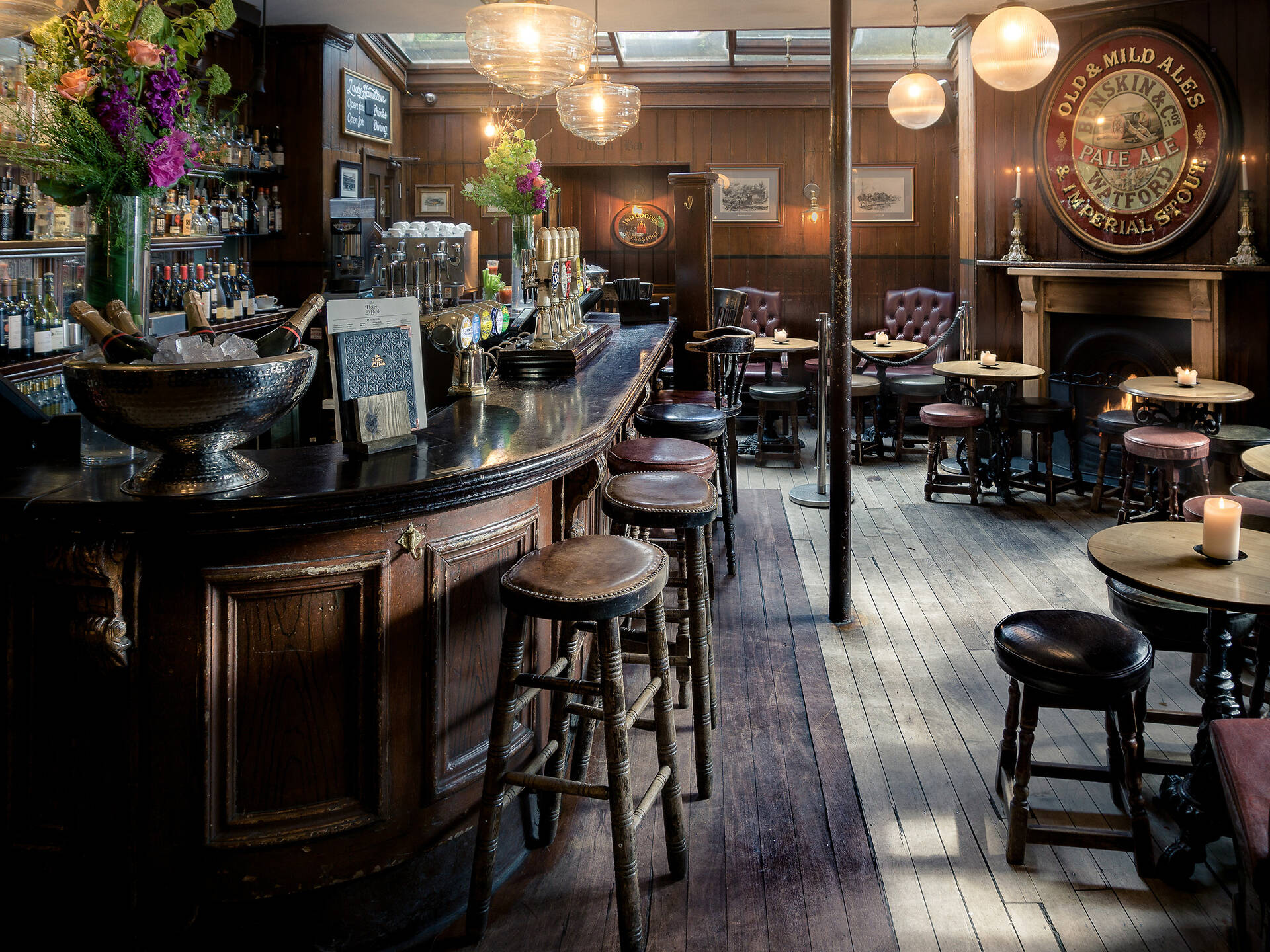 London's Best Historic Pubs | 16 Old Boozers With a Story To Tell